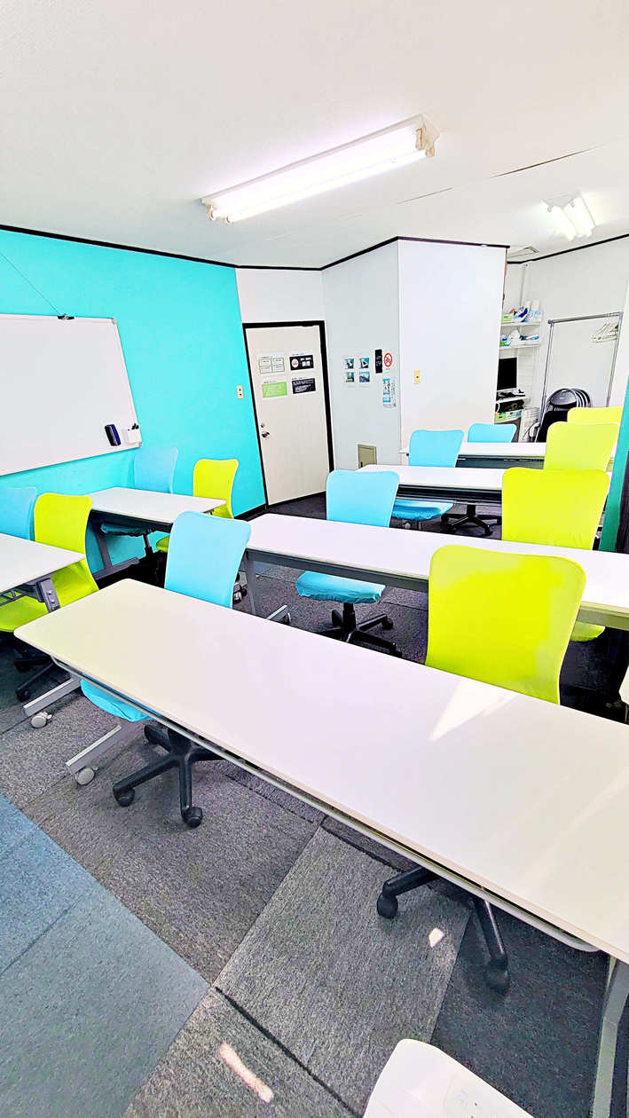 梅田北、中津駅すぐ！無料WiFi/プロジェクター/白板・黒板♪２４時間利用可な格安会議室の写真13