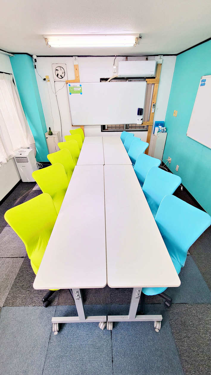 梅田北、中津駅すぐ！無料WiFi/プロジェクター/白板・黒板♪２４時間利用可な格安会議室の写真14