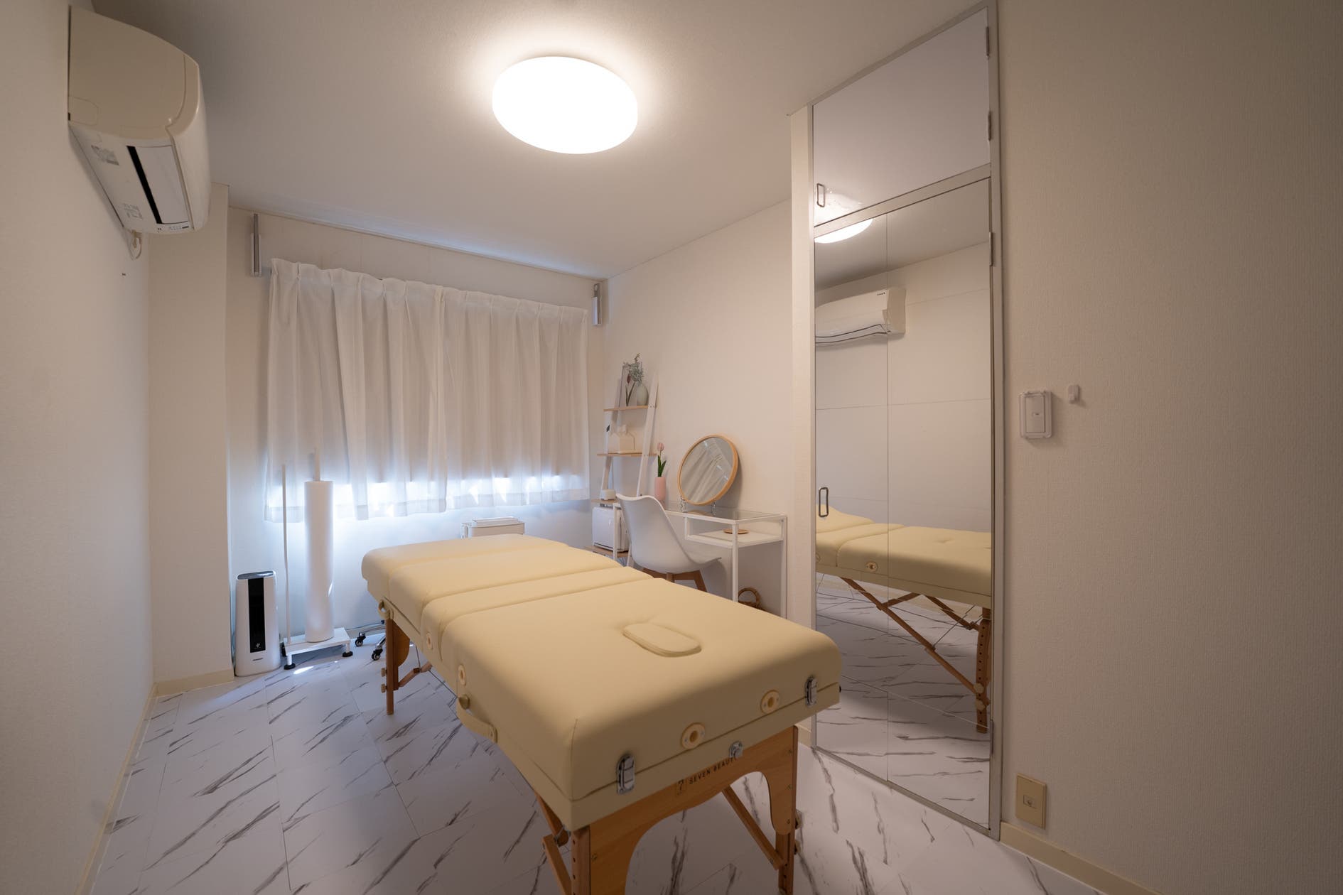 【✨OPEN PRICE✨】阿佐ヶ谷駅2分完全個室レンタルサロン🍃ホワイトを基調としたボタニカルな優しい癒しの空間🕊の写真19