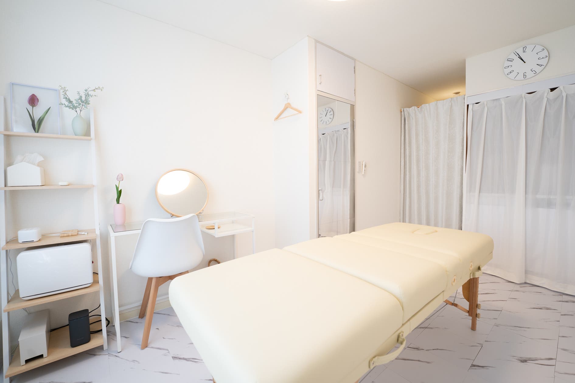 【✨OPEN PRICE✨】阿佐ヶ谷駅2分完全個室レンタルサロン🍃ホワイトを基調としたボタニカルな優しい癒しの空間🕊の写真5