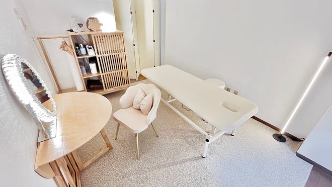 ⭐️電動昇降ベッド高さ調節ラクラク【室内動画あり】⭐️全設備プロ仕様⭐️エステ⭐️整体⭐️講習⭐️インボイス対応の写真1