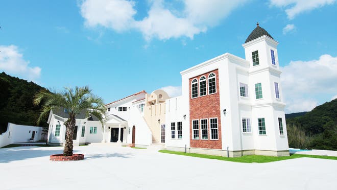 都内から60分で行ける広大な敷地の大型リゾートスタジオ、温水プールや庭、自然光が溢れる屋内外に多数のシチュエーションの写真1