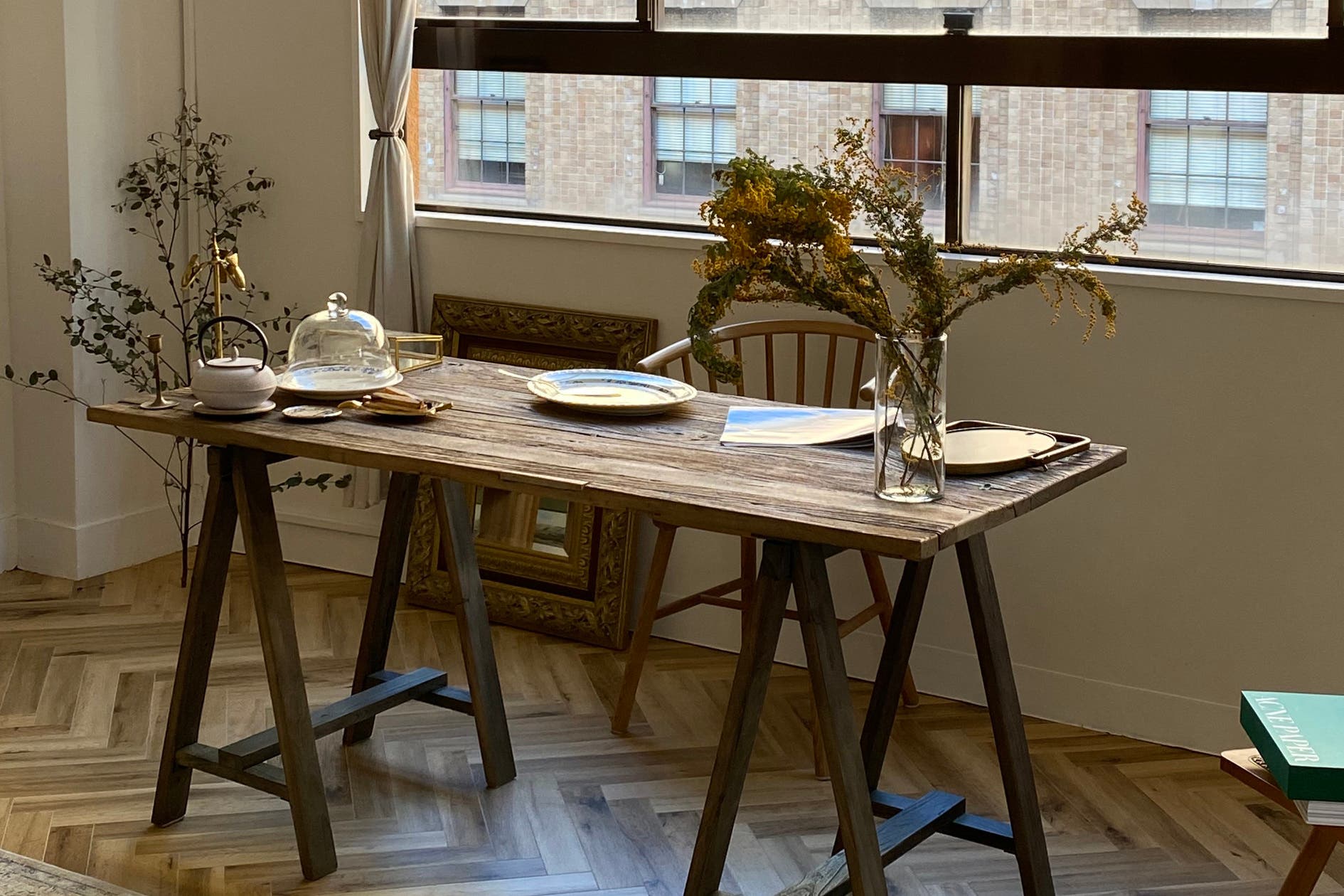 【本町駅5分】窓から見えるヨーロッパ調の景色が特徴の、白を基調とした撮影や展示会に適したギャラリースペースの写真7