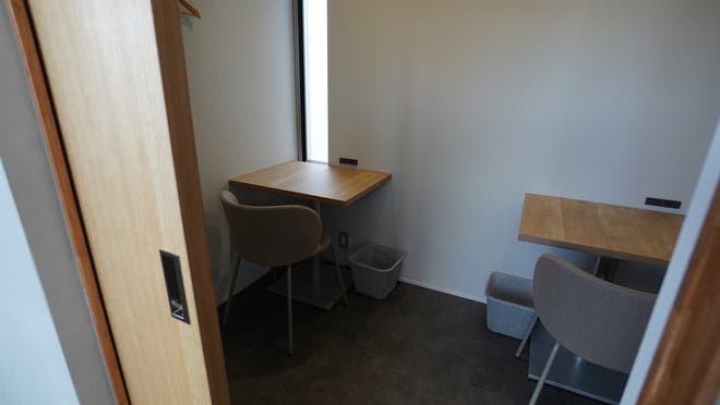 【1時間¥550〜!】2名用ブース席(半個室)の写真1