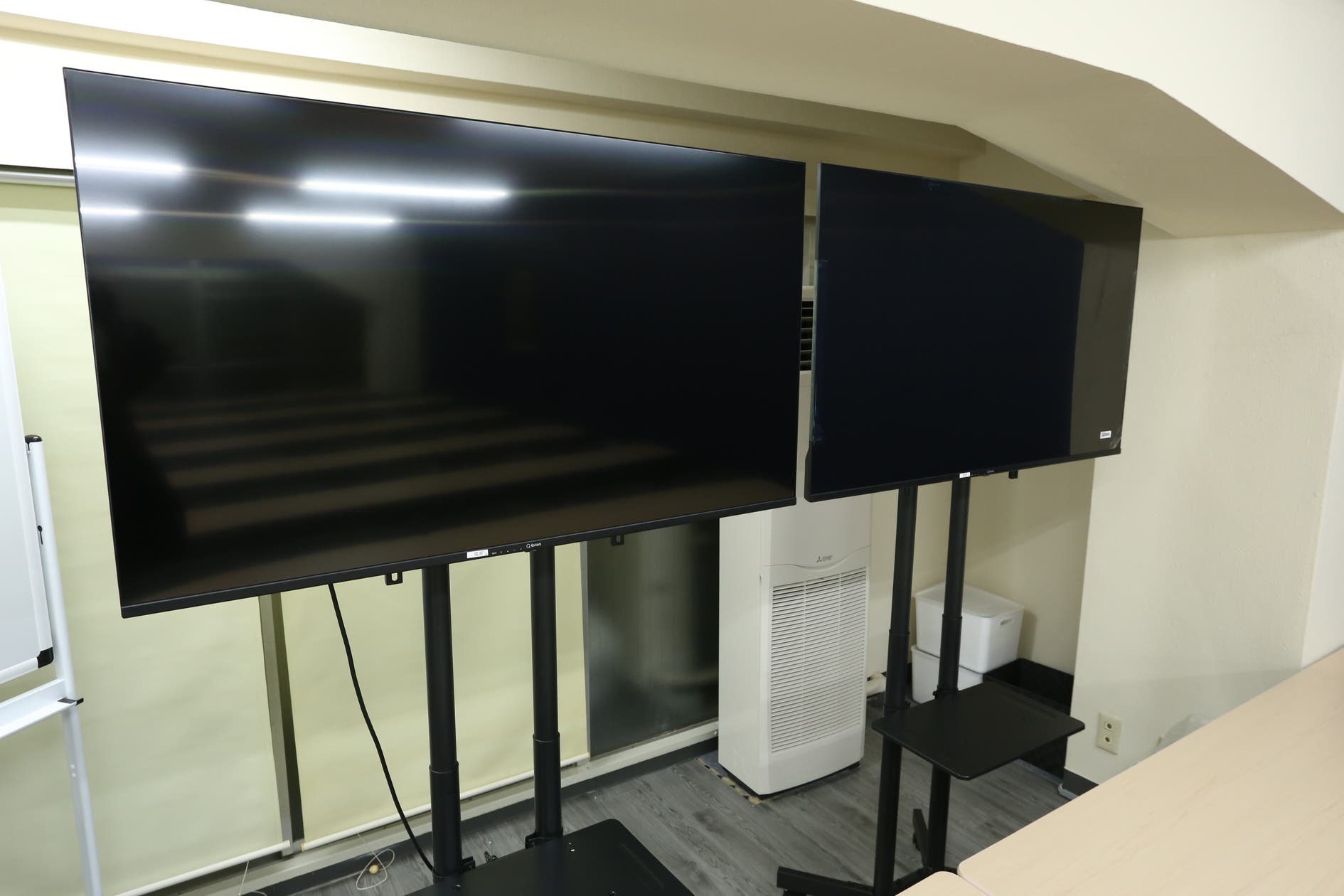 大門駅3分/大型モニター2台完備で後方席でも視認性◎/30人以上/セミナー/講習会/ストロボ撮影/会議/オーディションの写真11