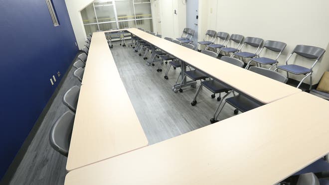 大門駅3分/大型モニター2台完備で後方席でも視認性◎/30人以上/セミナー/講習会/ストロボ撮影/会議/オーディションの写真5