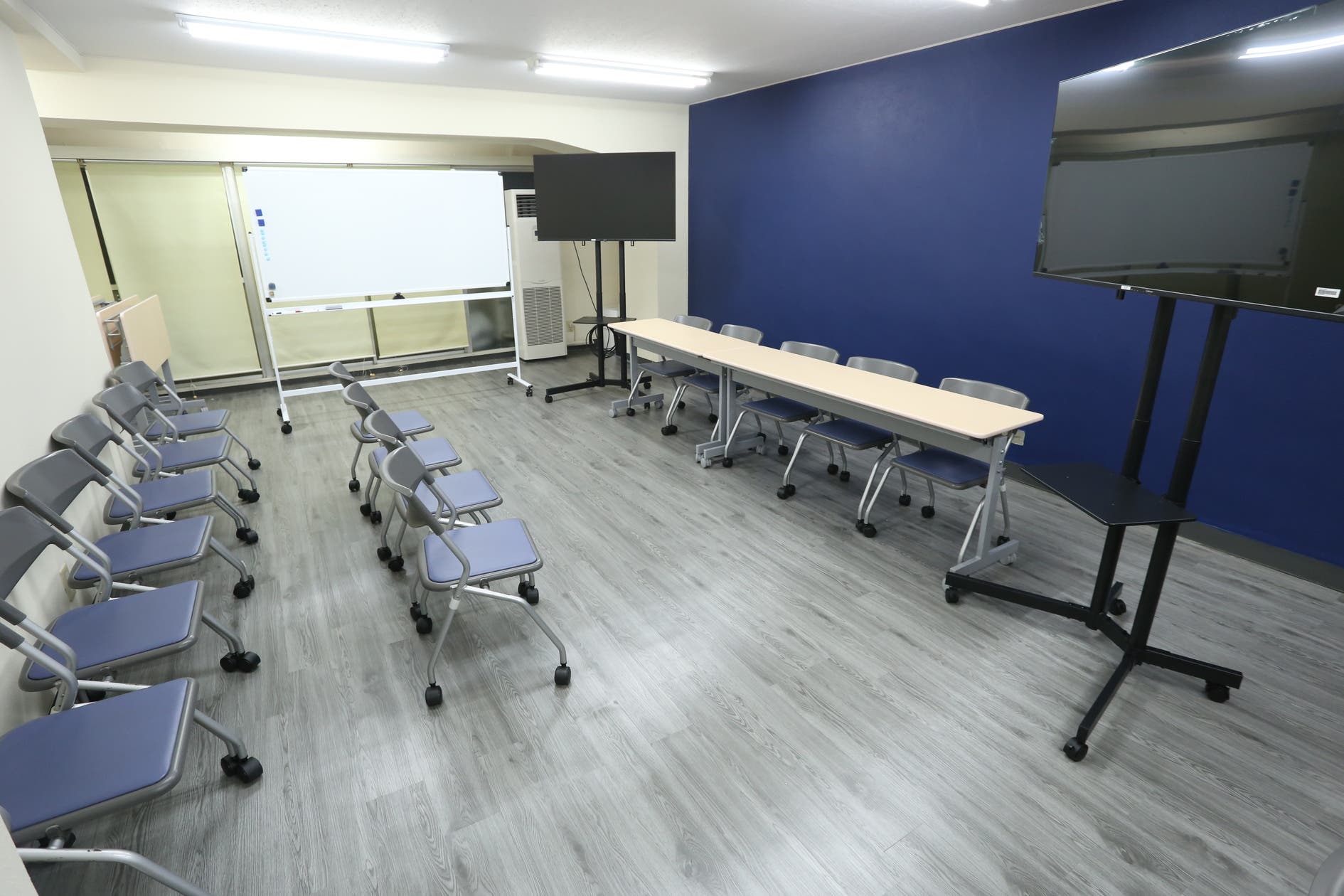 大門駅3分/大型モニター2台完備で後方席でも視認性◎/30人以上/セミナー/講習会/ストロボ撮影/会議/オーディションの写真4