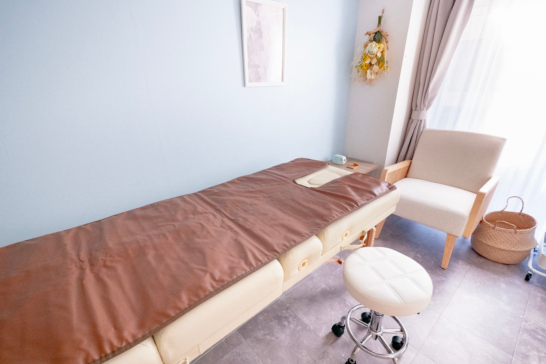 【中目黒徒歩2分】完全個室レンタルサロン✨エステ・整体・ネイル｜EV付き建物｜ドリンク無料｜調光ライトの写真7