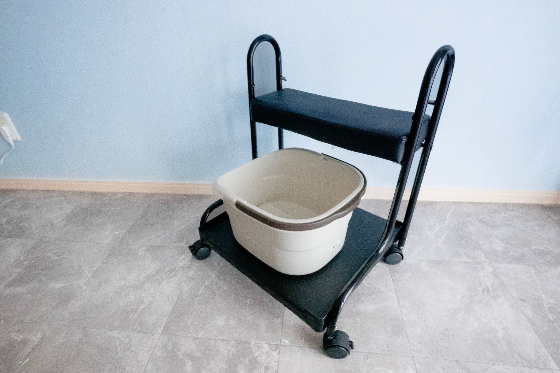 【中目黒徒歩2分】完全個室レンタルサロン✨エステ・整体・ネイル｜EV付き建物｜ドリンク無料｜調光ライトの写真14