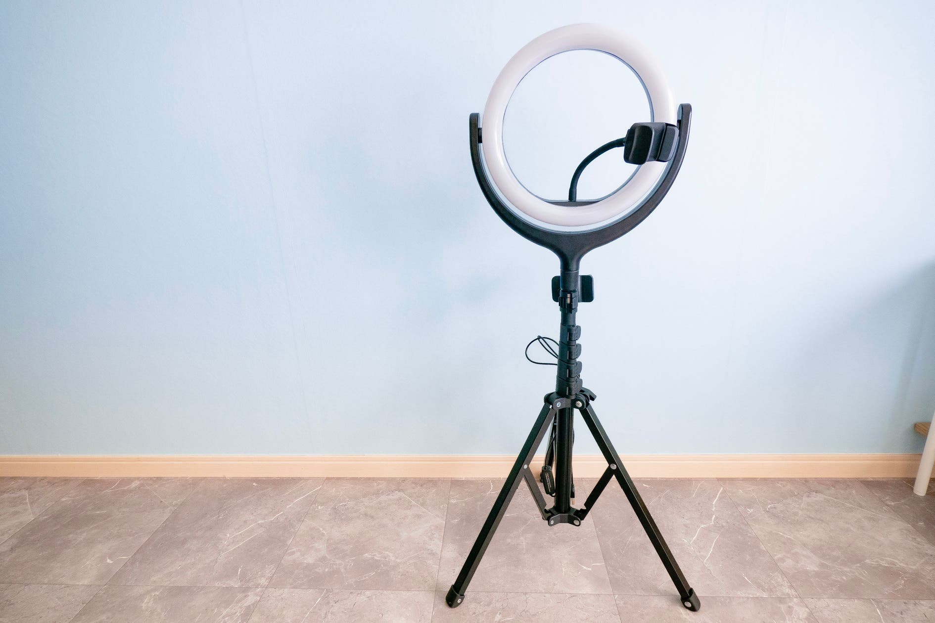 【中目黒徒歩2分】完全個室レンタルサロン✨エステ・整体・ネイル｜EV付き建物｜ドリンク無料｜調光ライトの写真17