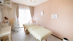 【町田徒歩4分】完全個室レンタルサロン✨エステ・整体・ネイル|電動昇降ベッド|備品充実|ドリンク無料|調光ライトの写真2