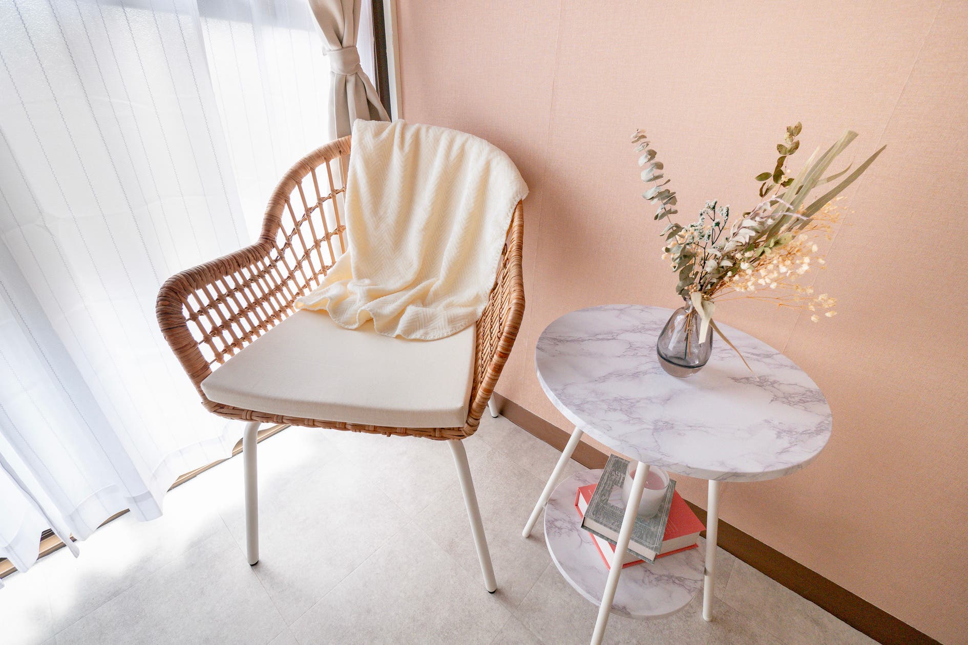 【町田徒歩4分】完全個室レンタルサロン✨エステ・整体・ネイル｜電動昇降ベッド｜備品充実｜ドリンク無料｜調光ライトの写真4