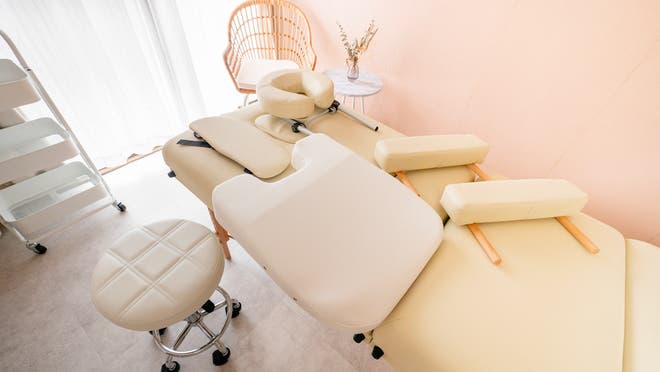 【町田徒歩4分】完全個室レンタルサロン✨エステ・整体・ネイル|電動昇降ベッド|備品充実|ドリンク無料|調光ライトの写真7