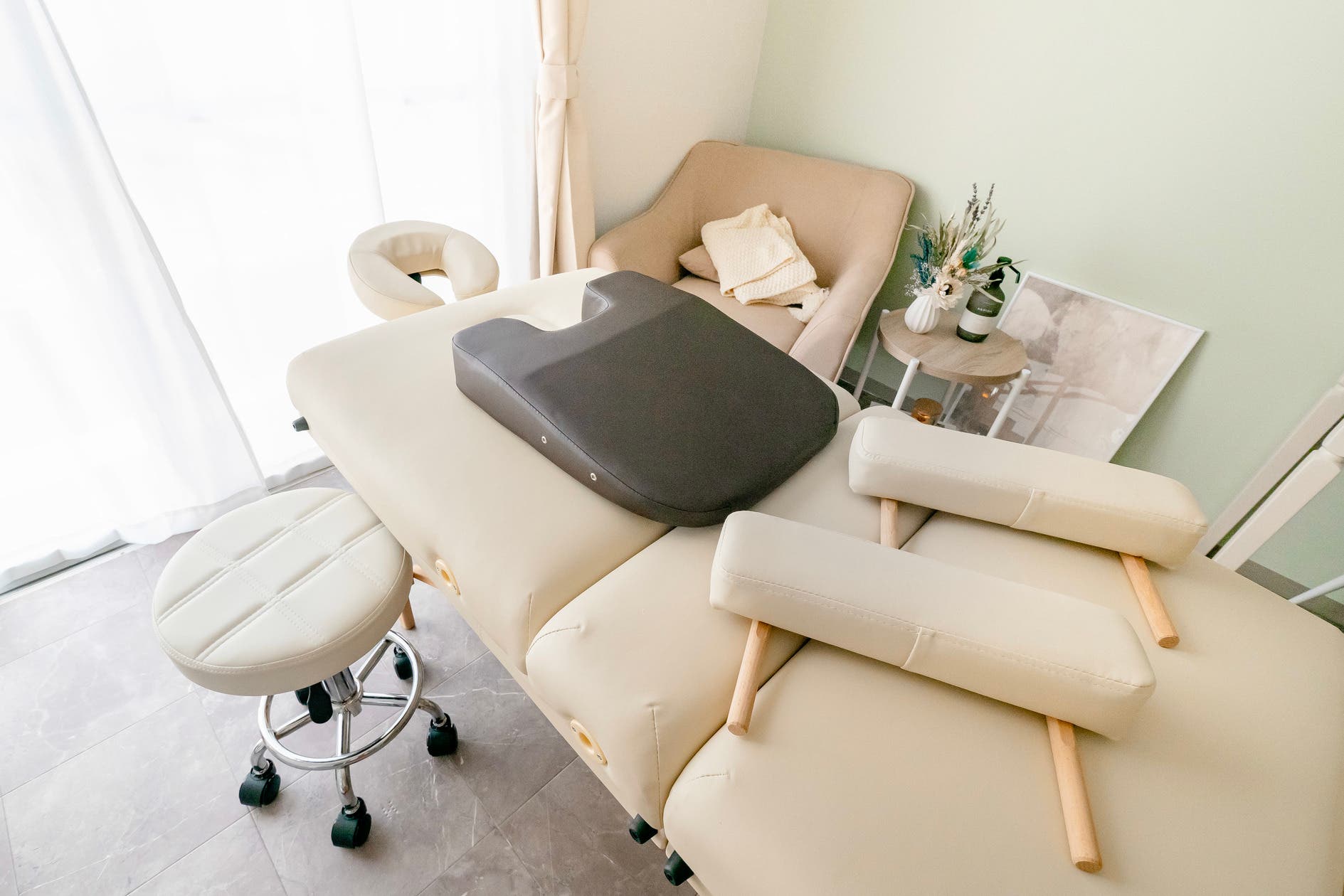 【自由が丘5分】完全個室レンタルサロン✨エステ・整体・ネイル｜電動昇降ベッド｜備品充実｜無料ドリンク｜調光ライトの写真18