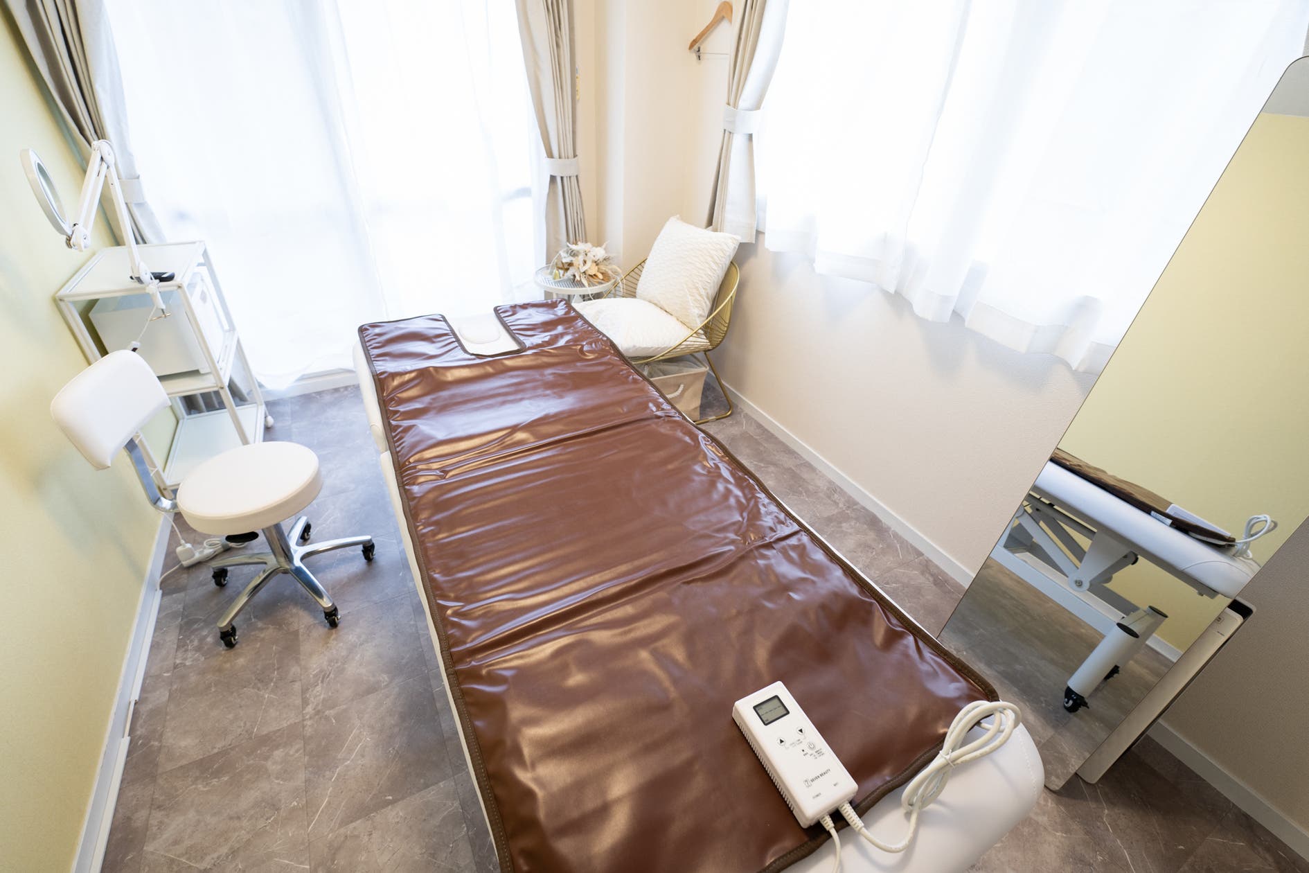 《OPENセール🎉》【麻布十番徒歩2分】完全個室レンタルサロン✨エステ・整体・ネイル｜備品充実｜ドリンク無料｜調光ライトの写真7