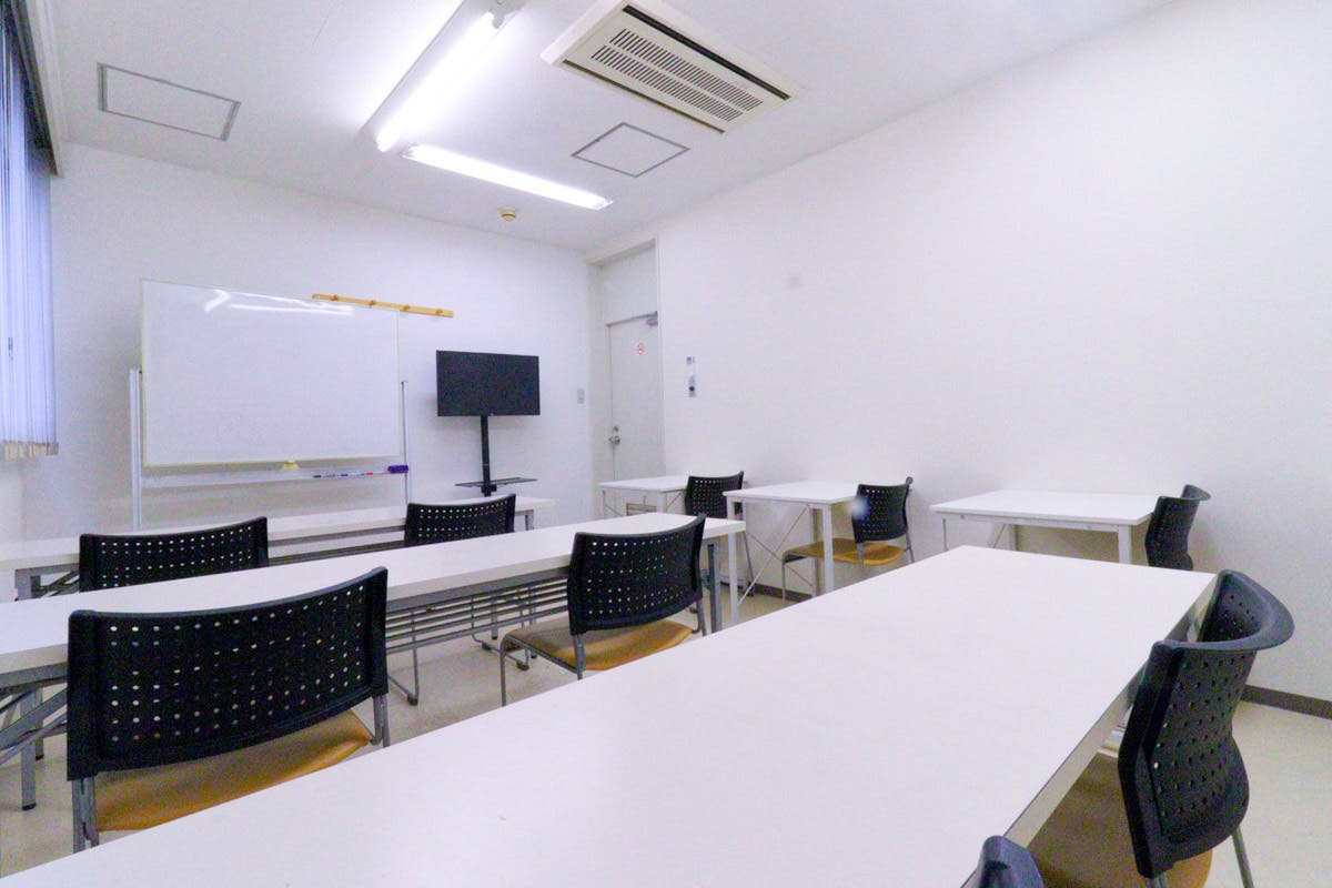 【心斎橋駅7番出口徒歩72秒！10名利用可！】モニター・ホワイトボード・WiFi無料！ふれあい貸し会議室 心斎橋Cの写真2