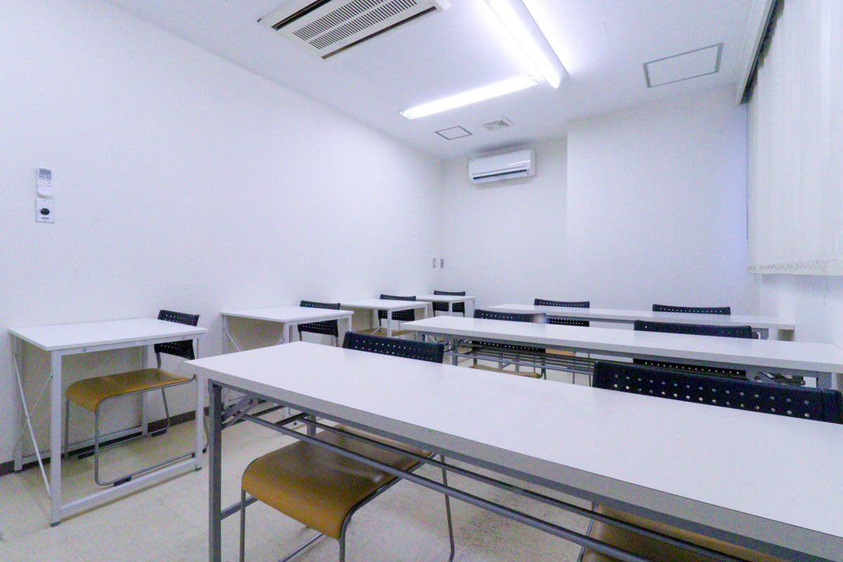 【心斎橋駅7番出口徒歩72秒！10名利用可！】モニター・ホワイトボード・WiFi無料！ふれあい貸し会議室 心斎橋Cの写真3