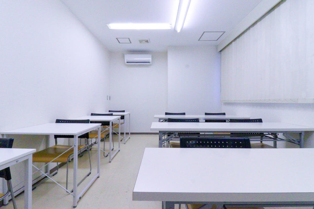 【心斎橋駅7番出口徒歩72秒！10名利用可！】モニター・ホワイトボード・WiFi無料！ふれあい貸し会議室 心斎橋Cの写真4