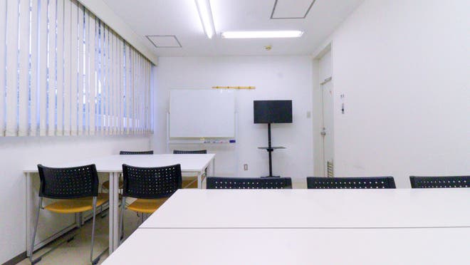 【心斎橋駅7番出口徒歩72秒!10名利用可!】モニター・ホワイトボード・WiFi無料!ふれあい貸し会議室 心斎橋Cの写真6