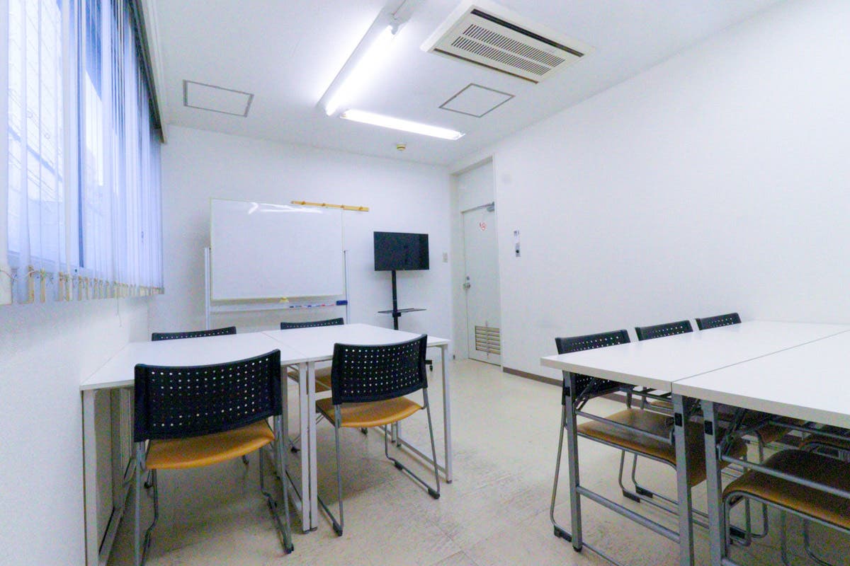【心斎橋駅7番出口徒歩72秒！10名利用可！】モニター・ホワイトボード・WiFi無料！ふれあい貸し会議室 心斎橋Cの写真7
