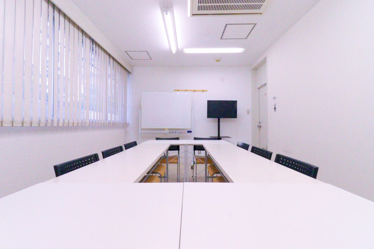 【心斎橋駅7番出口徒歩72秒！10名利用可！】モニター・ホワイトボード・WiFi無料！ふれあい貸し会議室 心斎橋Cの写真8