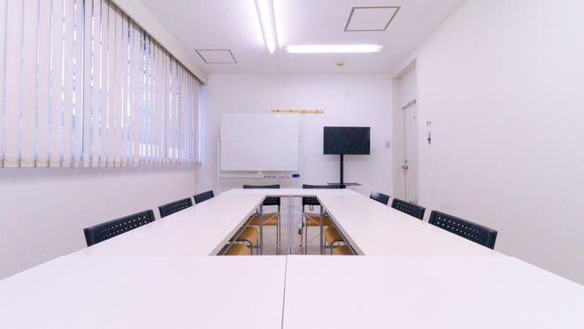 【心斎橋駅7番出口徒歩72秒!10名利用可!】モニター・ホワイトボード・WiFi無料!ふれあい貸し会議室 心斎橋Cの写真8