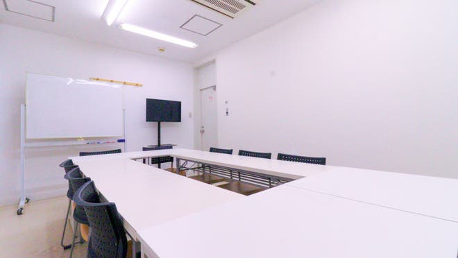 【心斎橋駅7番出口徒歩72秒!10名利用可!】モニター・ホワイトボード・WiFi無料!ふれあい貸し会議室 心斎橋Cの写真9