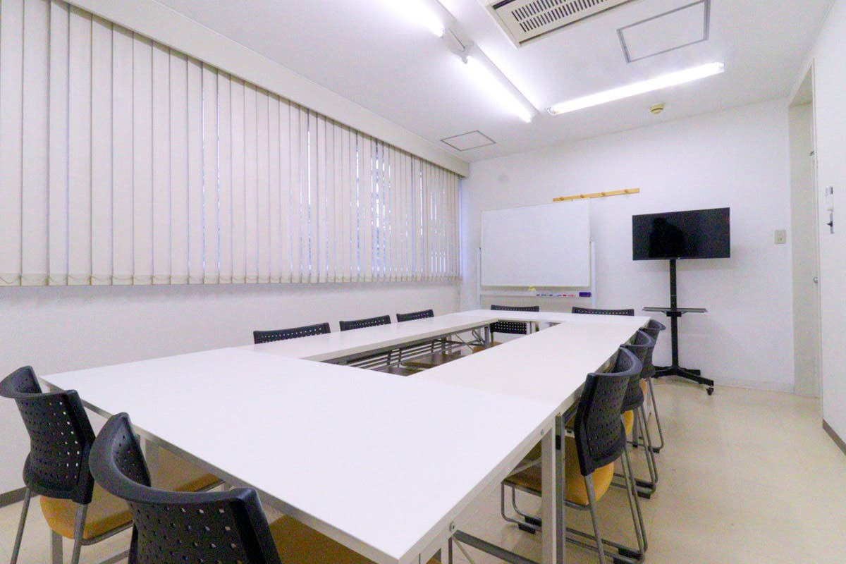 【心斎橋駅7番出口徒歩72秒！10名利用可！】モニター・ホワイトボード・WiFi無料！ふれあい貸し会議室 心斎橋Cの写真10