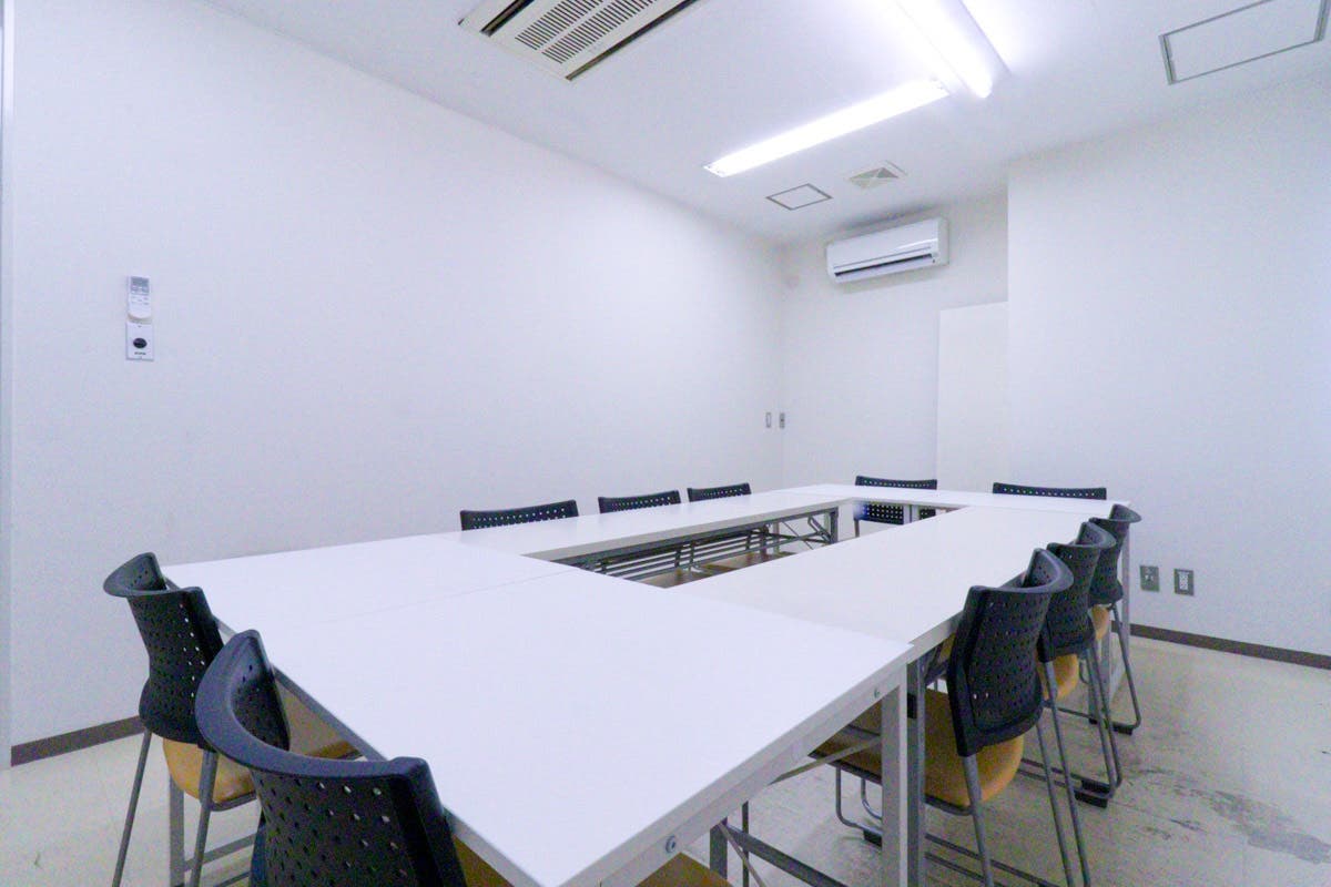 【心斎橋駅7番出口徒歩72秒！10名利用可！】モニター・ホワイトボード・WiFi無料！ふれあい貸し会議室 心斎橋Cの写真11