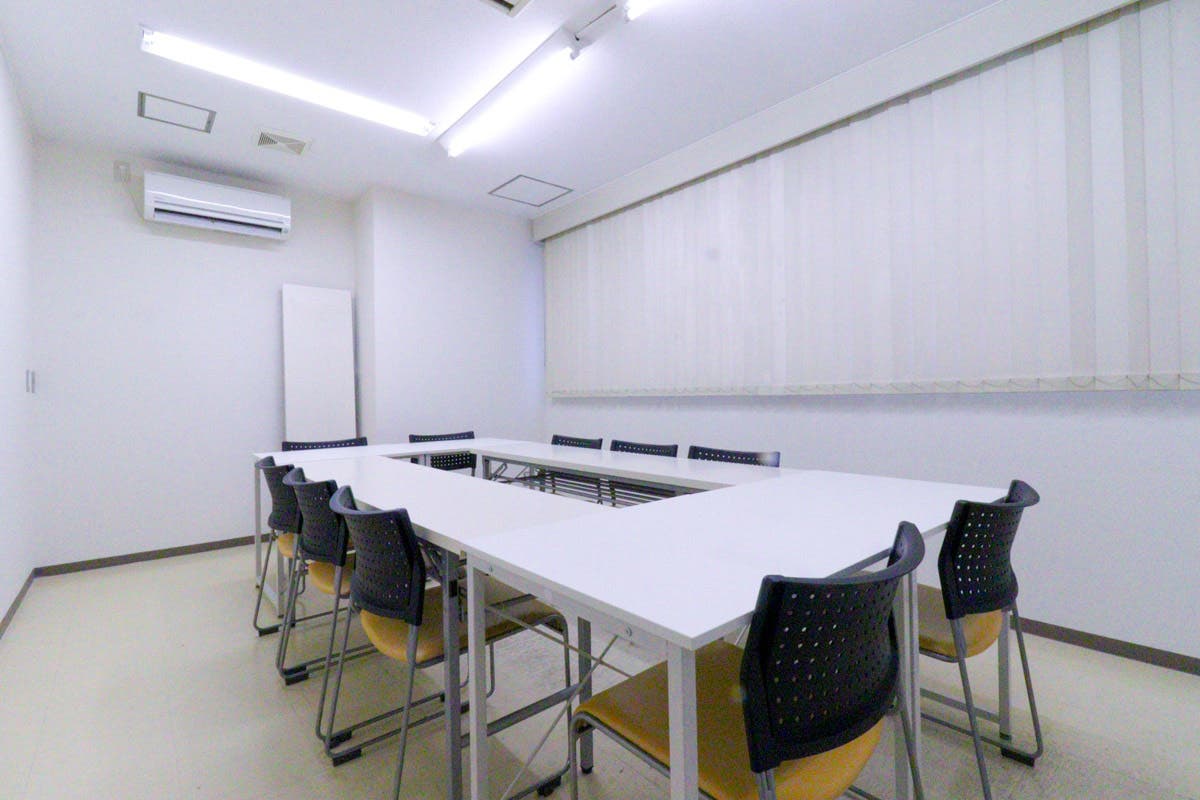 【心斎橋駅7番出口徒歩72秒！10名利用可！】モニター・ホワイトボード・WiFi無料！ふれあい貸し会議室 心斎橋Cの写真12