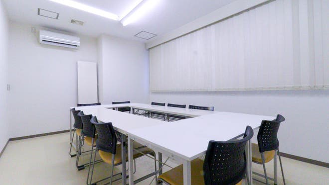 【心斎橋駅7番出口徒歩72秒!10名利用可!】モニター・ホワイトボード・WiFi無料!ふれあい貸し会議室 心斎橋Cの写真12