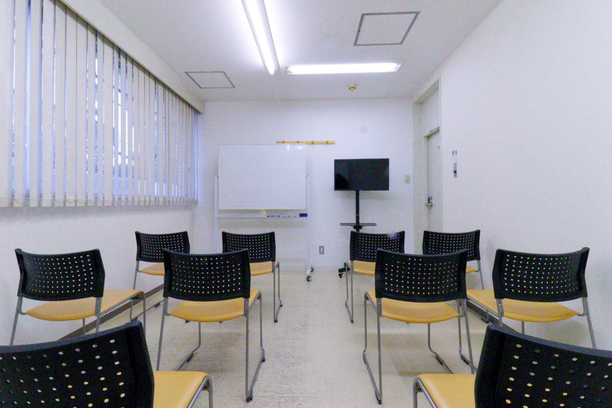 【心斎橋駅7番出口徒歩72秒！10名利用可！】モニター・ホワイトボード・WiFi無料！ふれあい貸し会議室 心斎橋Cの写真13