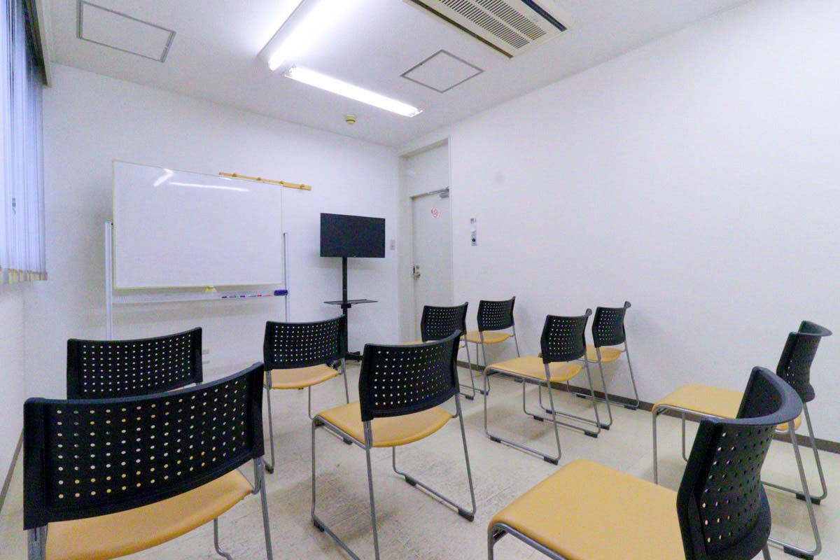 【心斎橋駅7番出口徒歩72秒！10名利用可！】モニター・ホワイトボード・WiFi無料！ふれあい貸し会議室 心斎橋Cの写真14