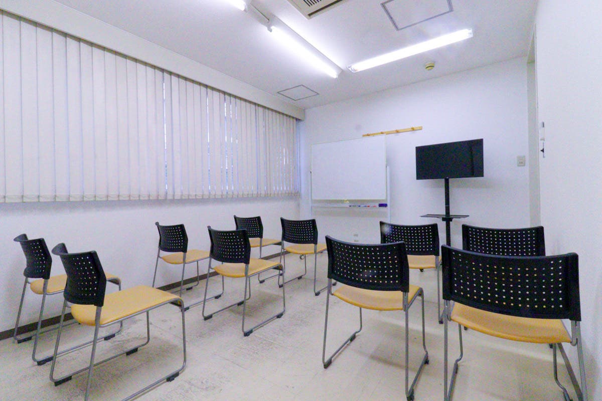 【心斎橋駅7番出口徒歩72秒！10名利用可！】モニター・ホワイトボード・WiFi無料！ふれあい貸し会議室 心斎橋Cの写真15