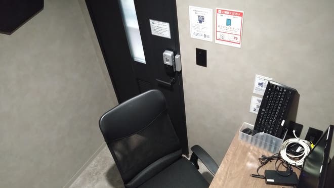 【¥550/1h|工事期間限定】上野駅すぐ・モニター2台鍵付き広め完全個室3014の写真4