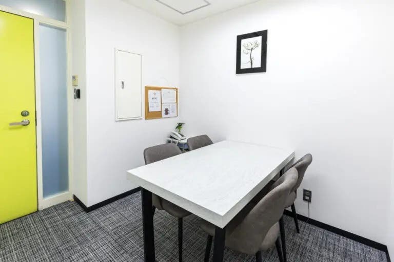 【fabbit大阪福島】打合せ室①の写真1