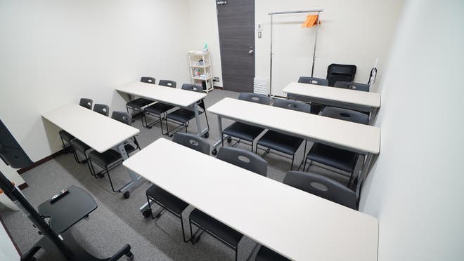 <堺筋本町会議室>堺筋本町駅徒歩3分🚃24時間⏰光回線Wi-Fi📶50型モニター📺会議/商談/セミナー/ワークショップの写真3