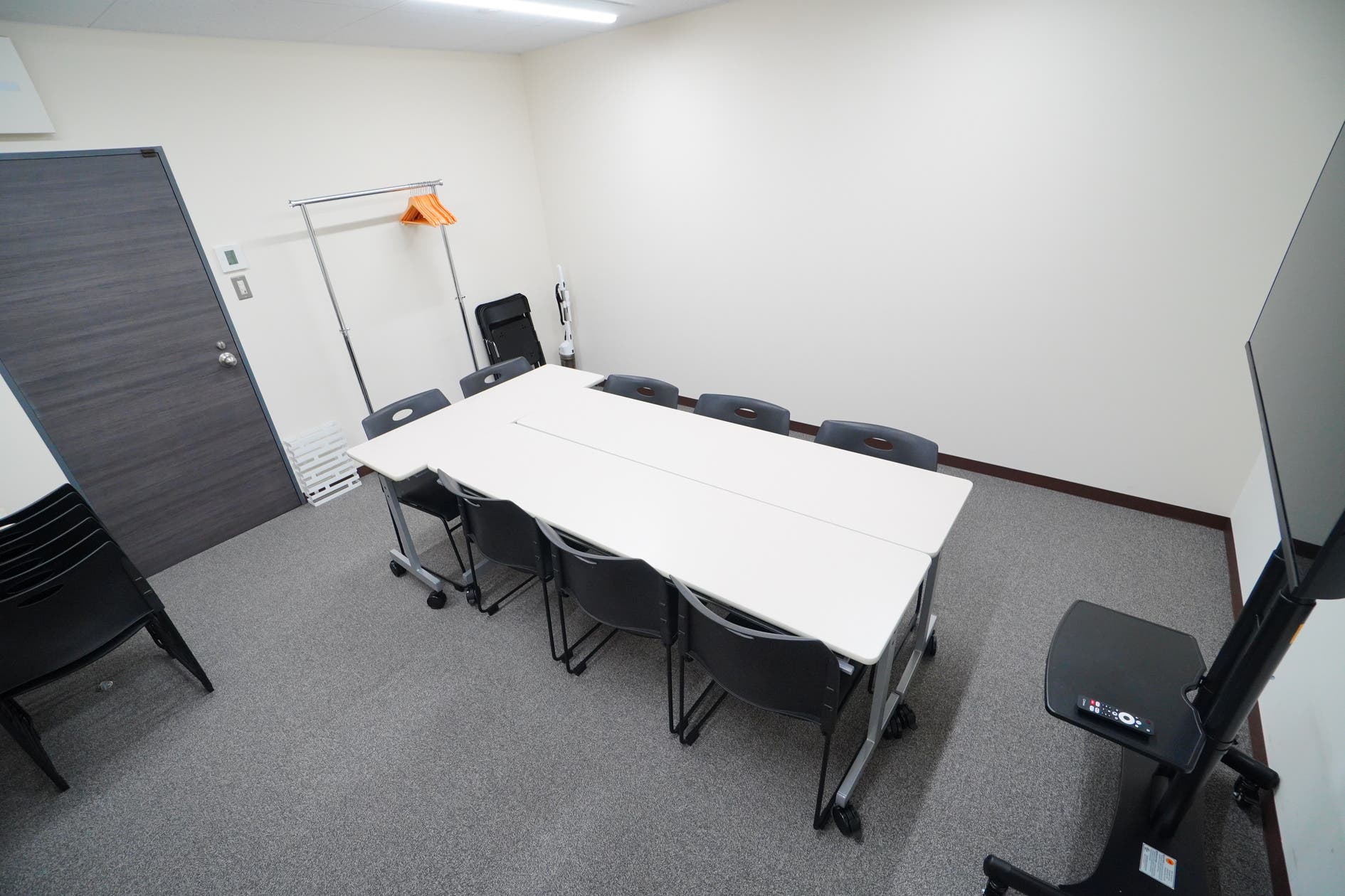 ＜堺筋本町会議室＞堺筋本町駅徒歩3分🚃24時間⏰光回線Wi-Fi📶50型モニター📺会議/商談/セミナー/ワークショップの写真10