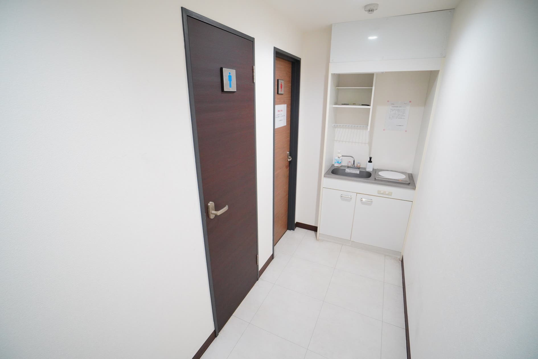 ＜堺筋本町会議室＞堺筋本町駅徒歩3分🚃24時間⏰光回線Wi-Fi📶50型モニター📺会議/商談/セミナー/ワークショップの写真16