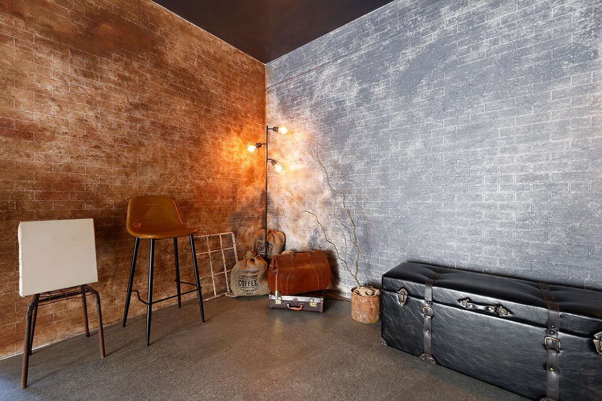 江戸川橋徒歩7分/広い更衣室/アンティーク・レンガ・学校風ブースの写真2