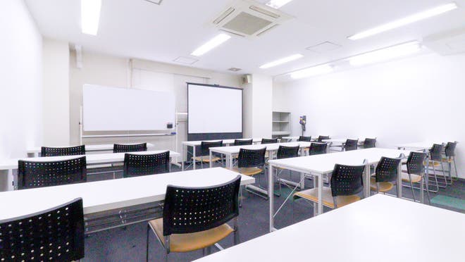 【心斎橋駅7番出口徒歩72秒!23名利用可!】プロジェクター・ホワイトボード・WiFi無料!ふれあい貸し会議室 心斎橋Eの写真1