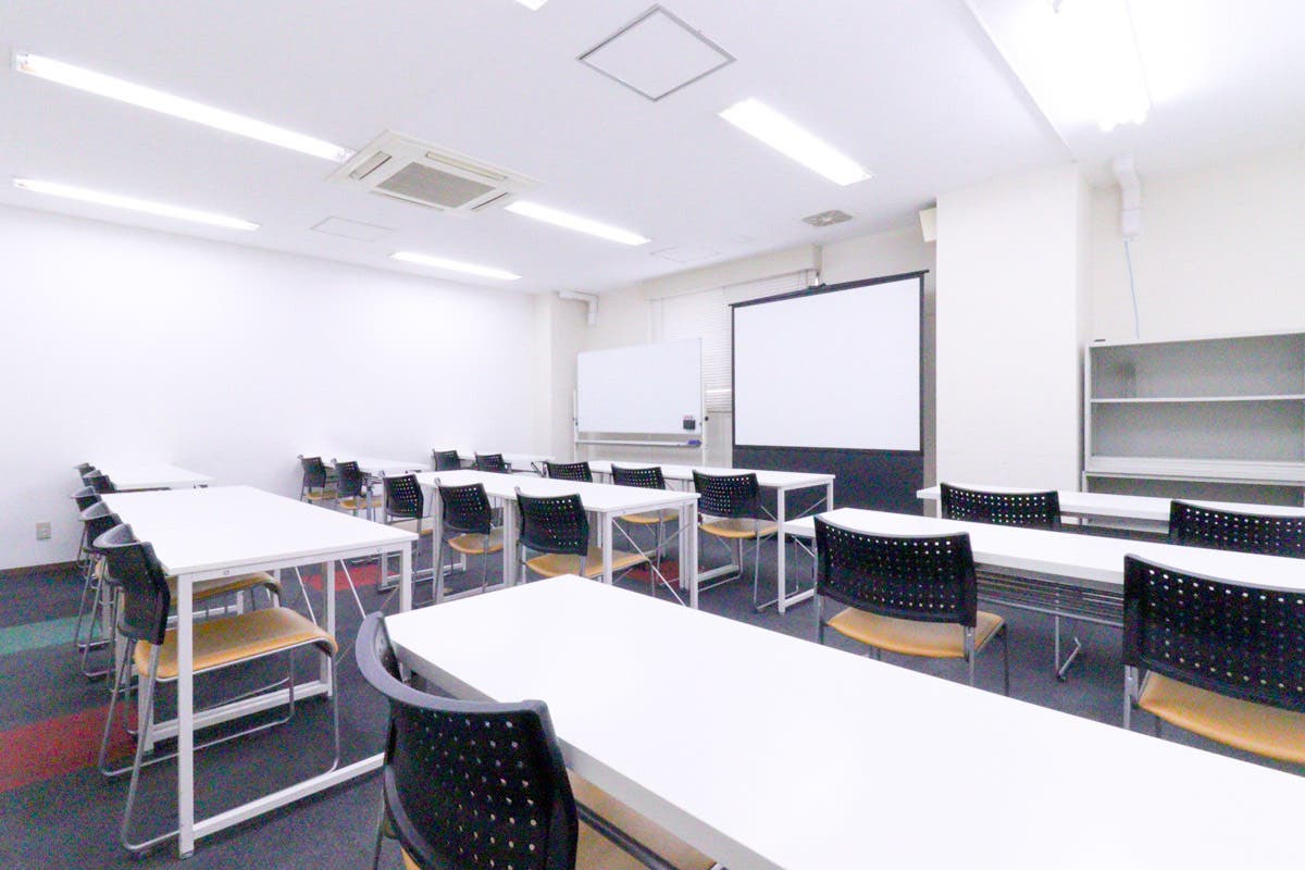 【心斎橋駅7番出口徒歩72秒！23名利用可！】プロジェクター・ホワイトボード・WiFi無料！ふれあい貸し会議室 心斎橋Eの写真3