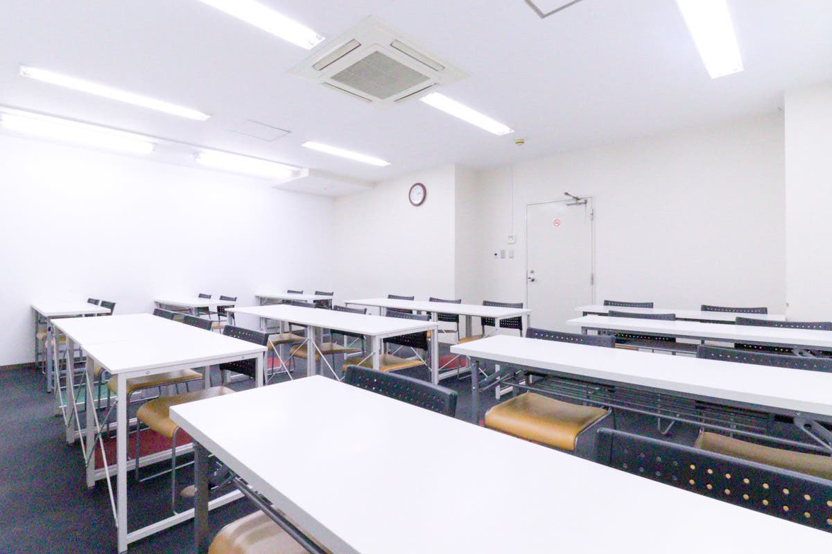 【心斎橋駅7番出口徒歩72秒！23名利用可！】プロジェクター・ホワイトボード・WiFi無料！ふれあい貸し会議室 心斎橋Eの写真5