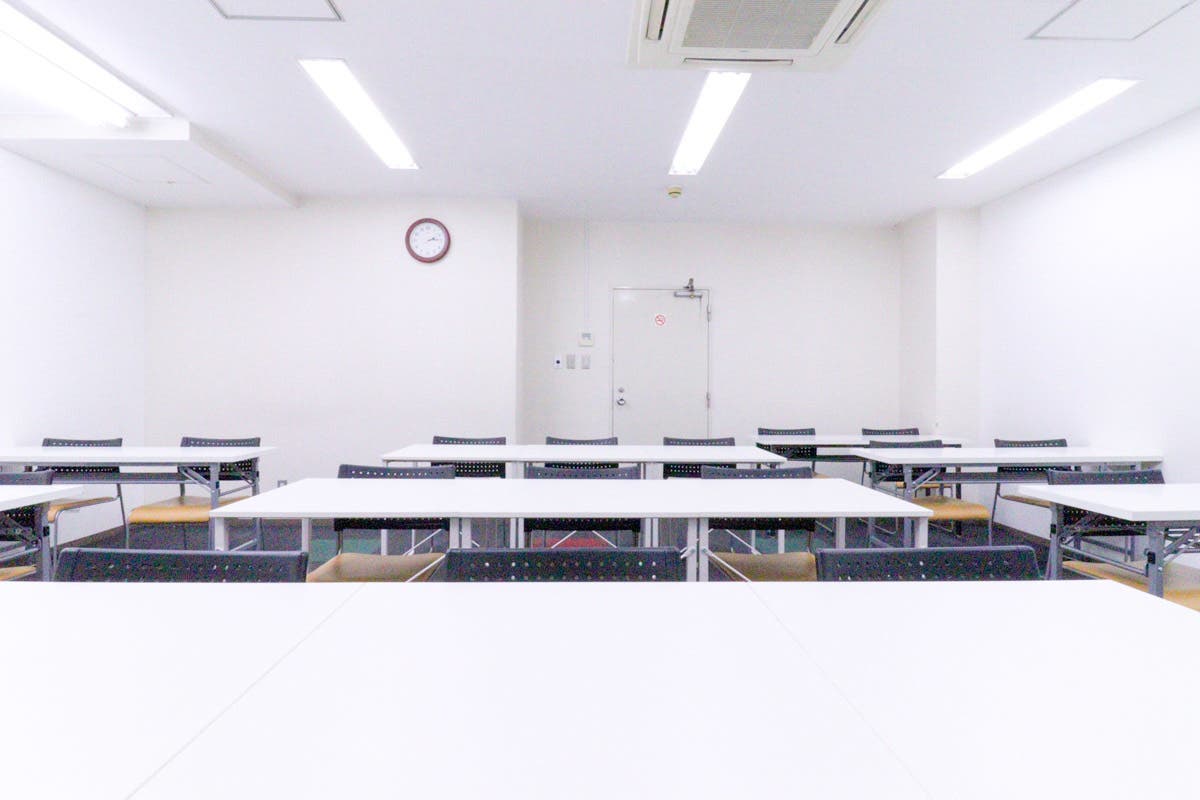 【心斎橋駅7番出口徒歩72秒！23名利用可！】プロジェクター・ホワイトボード・WiFi無料！ふれあい貸し会議室 心斎橋Eの写真6