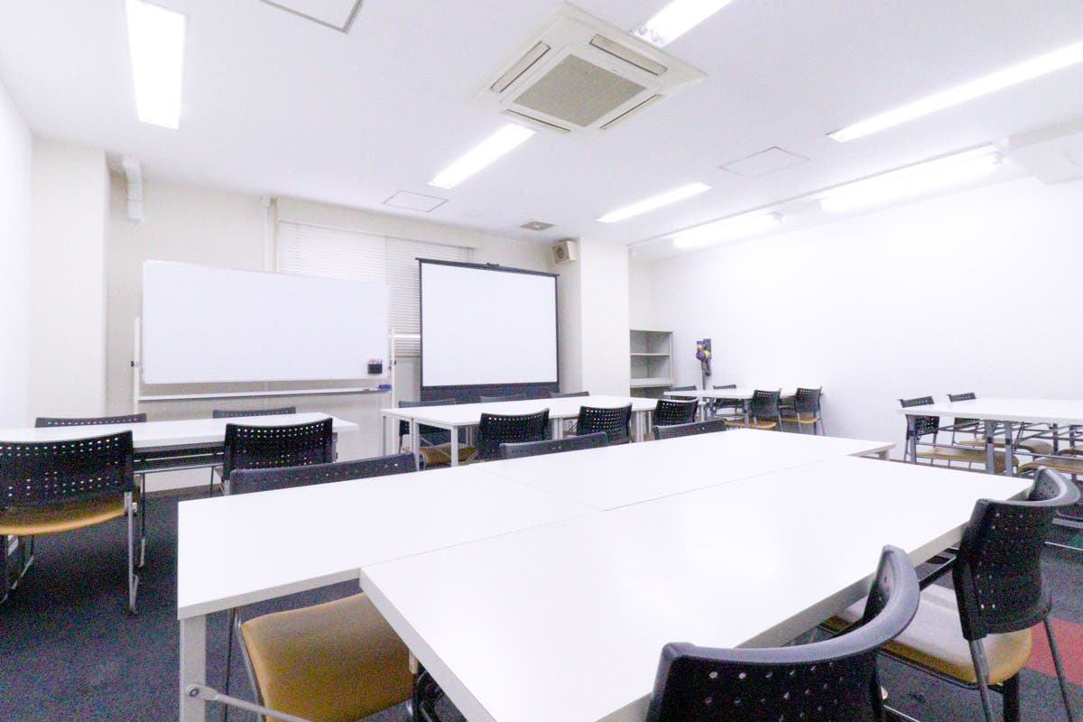 【心斎橋駅7番出口徒歩72秒！23名利用可！】プロジェクター・ホワイトボード・WiFi無料！ふれあい貸し会議室 心斎橋Eの写真7