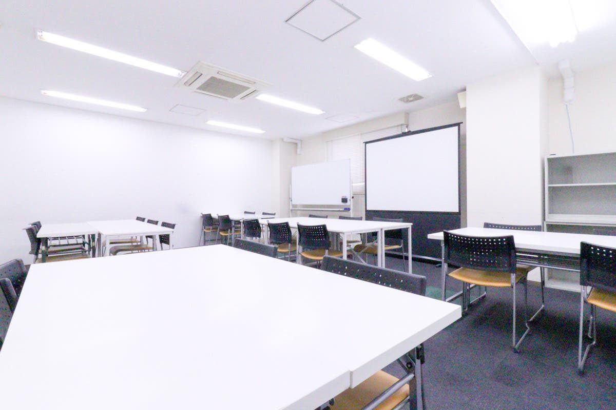 【心斎橋駅7番出口徒歩72秒！23名利用可！】プロジェクター・ホワイトボード・WiFi無料！ふれあい貸し会議室 心斎橋Eの写真8