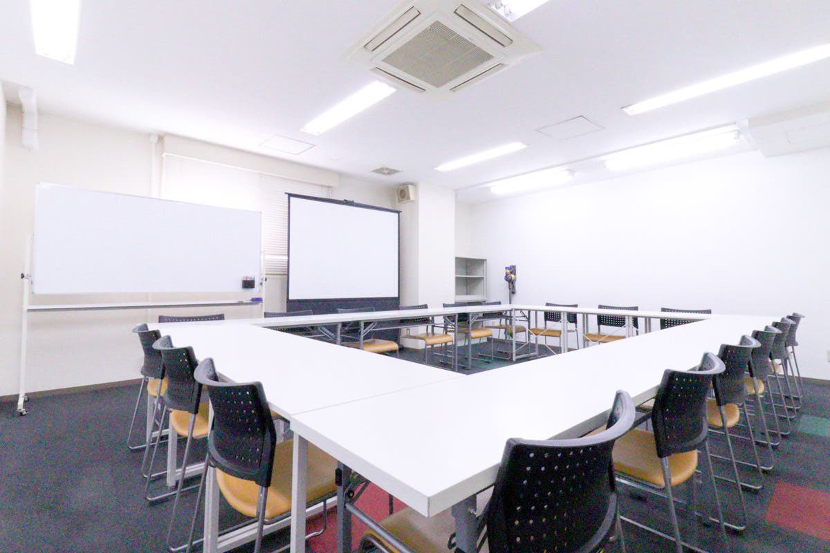 【心斎橋駅7番出口徒歩72秒！23名利用可！】プロジェクター・ホワイトボード・WiFi無料！ふれあい貸し会議室 心斎橋Eの写真12