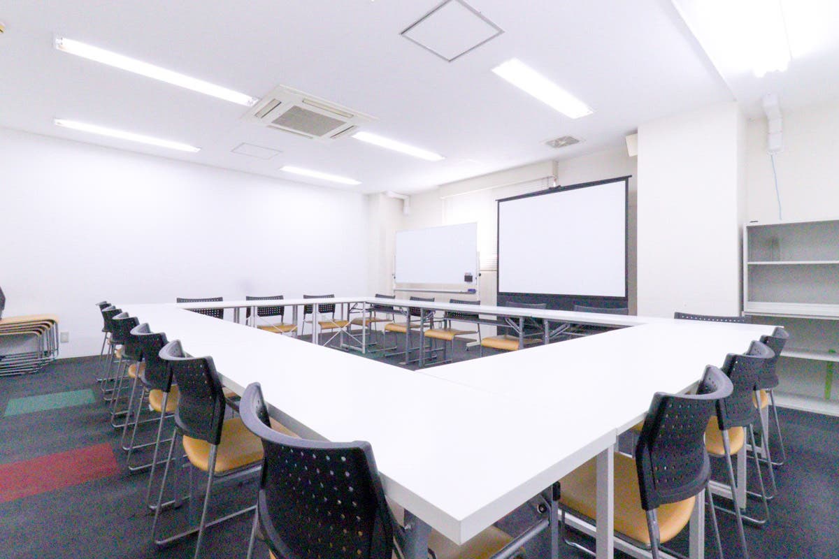 【心斎橋駅7番出口徒歩72秒！23名利用可！】プロジェクター・ホワイトボード・WiFi無料！ふれあい貸し会議室 心斎橋Eの写真13