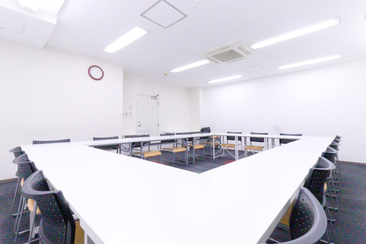 【心斎橋駅7番出口徒歩72秒！23名利用可！】プロジェクター・ホワイトボード・WiFi無料！ふれあい貸し会議室 心斎橋Eの写真14