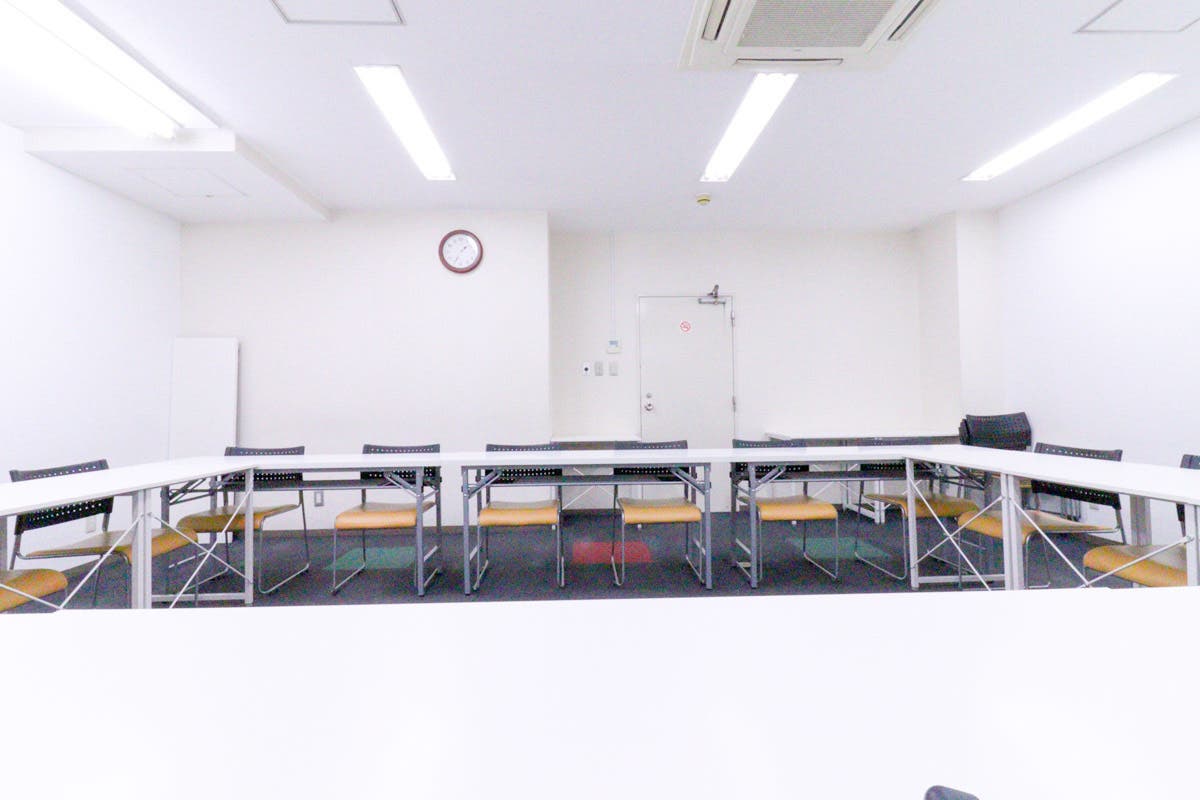 【心斎橋駅7番出口徒歩72秒！23名利用可！】プロジェクター・ホワイトボード・WiFi無料！ふれあい貸し会議室 心斎橋Eの写真15